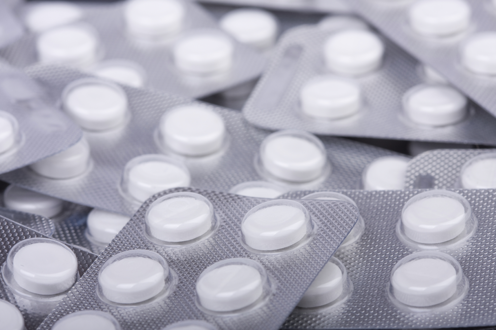 Steroids vs. Supplements - Senior Correspondent